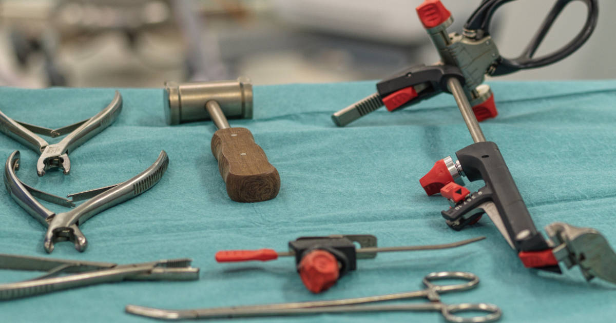 Knee Replacement: ExR